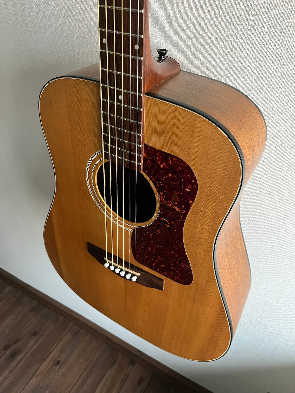 Guild D4-NT-HR 2000 – auldguitars